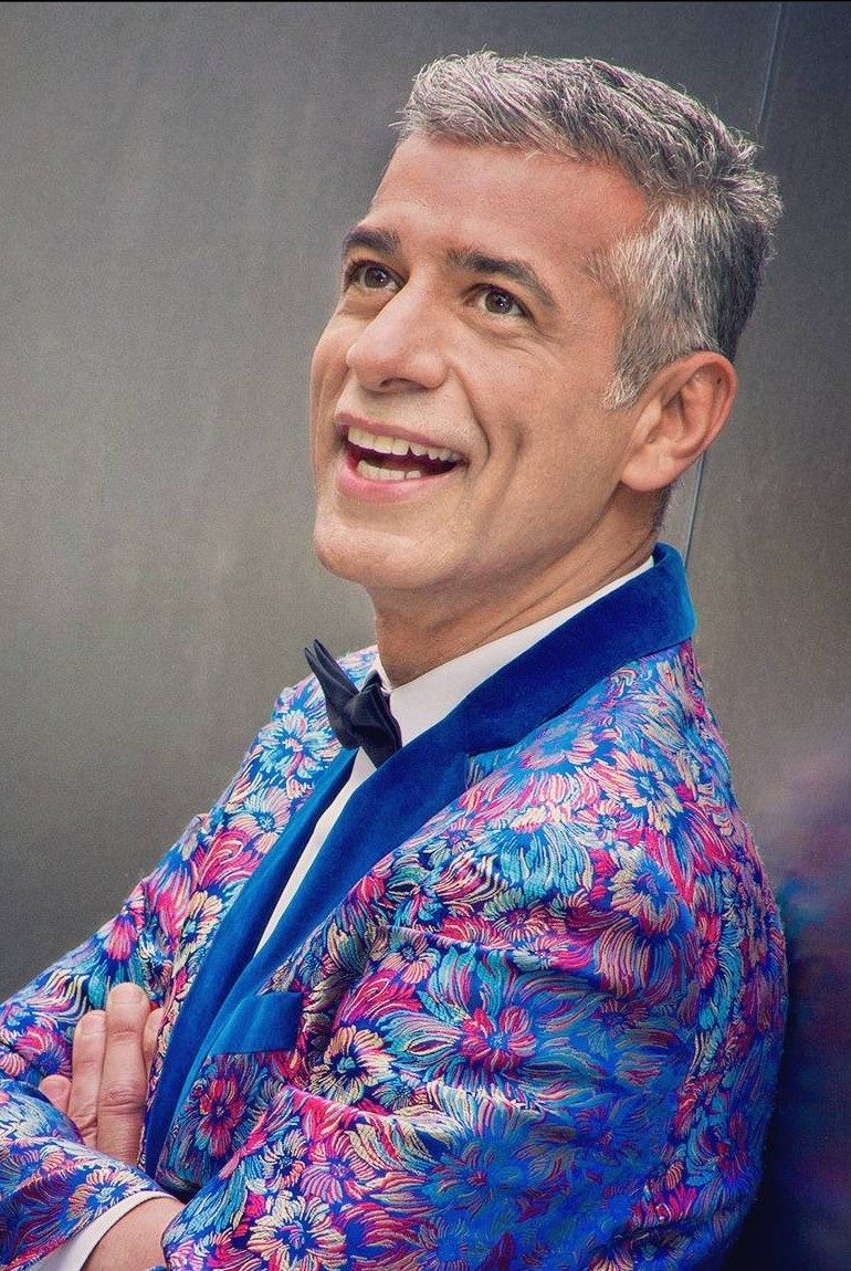 James Karis – Multilingual Actor-Host/Presenter with work experience in ...